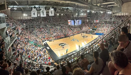 Complexe sportif Astroballe Villeurbanne 69100 : Salle de sport autour ...